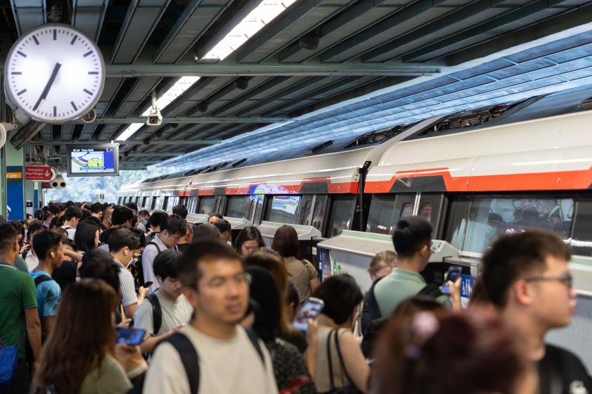 MRT reliability up in first quarter; more frequent delays on LRT lines ...