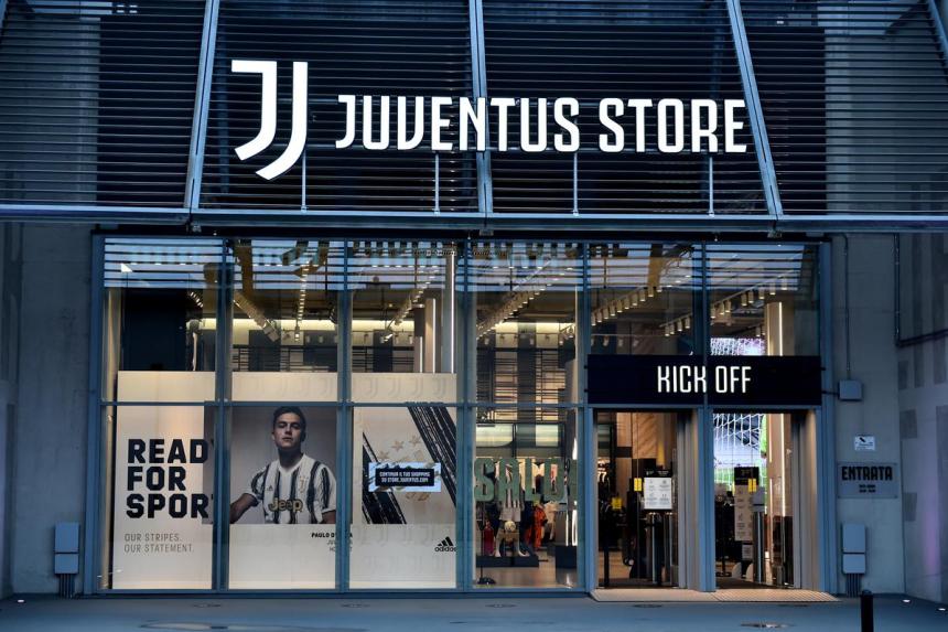 Juventus unveil new home kit without main sponsor in place | The ...