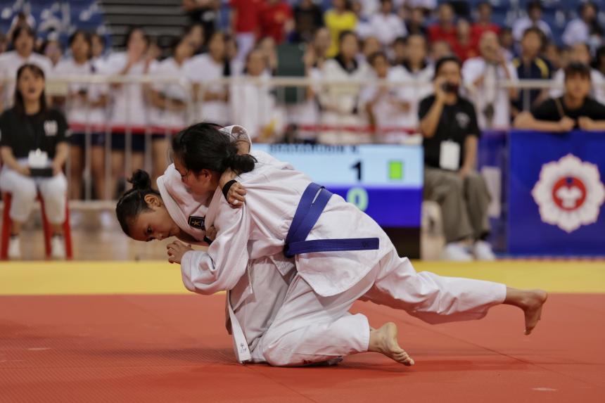 Hougang Secondary’s Nur Syafira denies Nanyang Girls’ High clean sweep ...