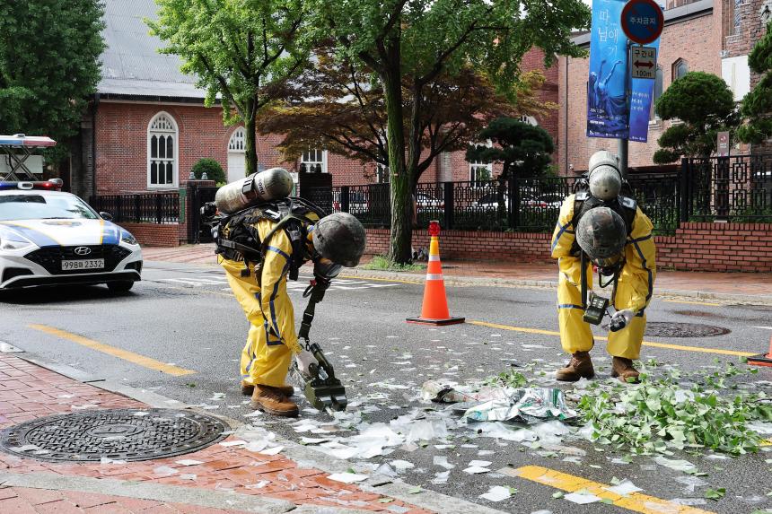 Better balloons than bombs: Safer that tensions between North and South ...