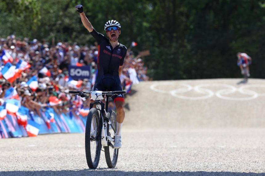 Cycling-Briton Pidcock wins thriller to retain mountain bike title ...