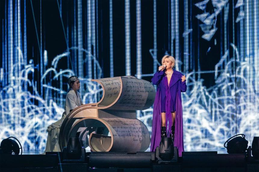 Concert review: Pop diva A-mei charms her mum and fans with encore ...