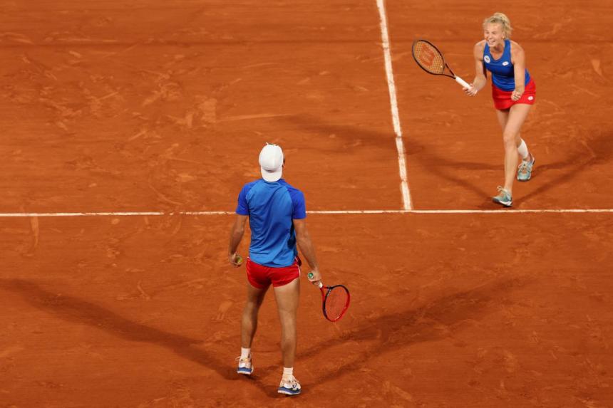 Tennis-Czech duo Siniakova and Machac win mixed doubles gold | The ...