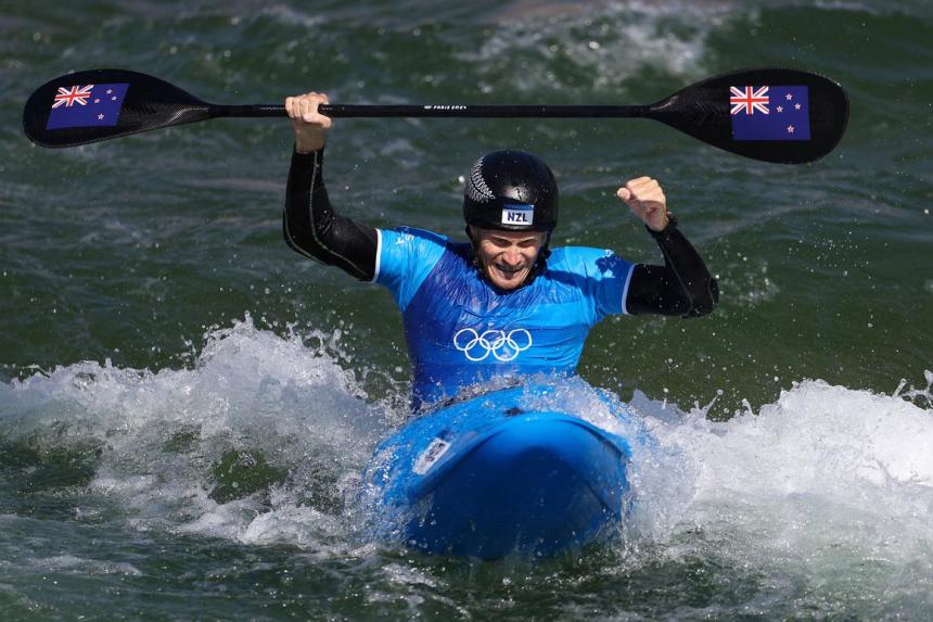 Olmypics-Canoeing-New Zealand's Butcher good as gold in kayak cross ...