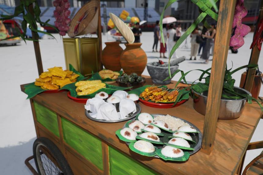 NDP 2024: Giant bowl of fishball noodles, plate of nasi lemak among ...