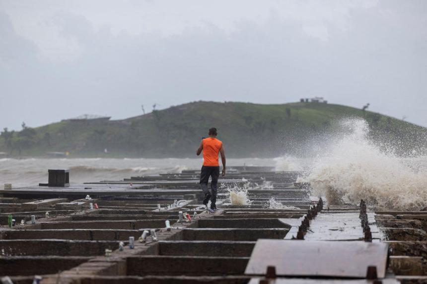 Hurricane Ernesto nears Bermuda as Puerto Rico outages persist | The ...
