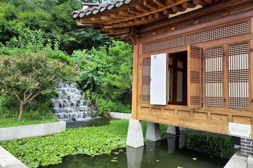 Unwind in Seoul: From tranquil libraries to serene hanok retreats | The ...
