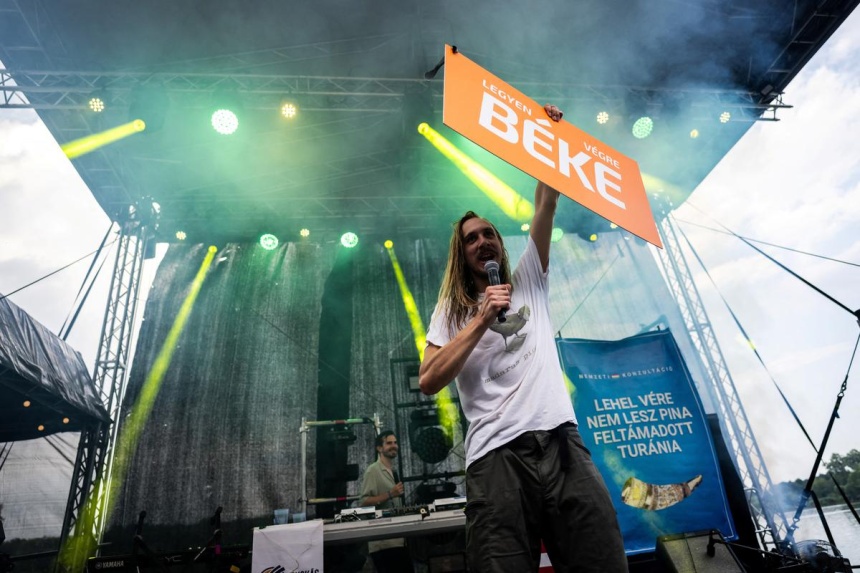 Hungarian rappers turn their rhymes on Orban's government | The Straits ...