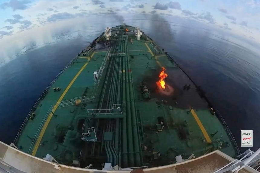 As salvage starts, no oil spilling from tanker set ablaze by Houthis in ...