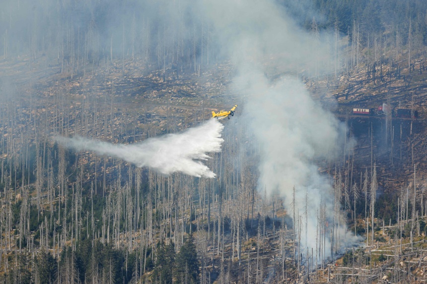 Hundreds of firefighters, planes tackle blaze in Germany’s Harz ...