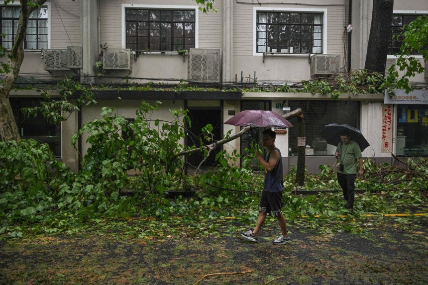 Strongest typhoon to hit Shanghai since 1949 shuts down megacity | The ...