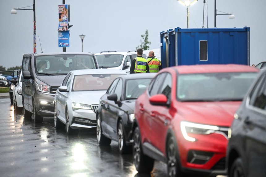 Germany’s tighter border controls take effect, irking neighbours | The ...