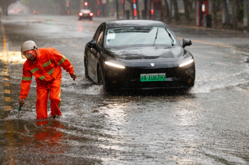 Shanghai cleans up after city’s strongest storm in decades | The ...