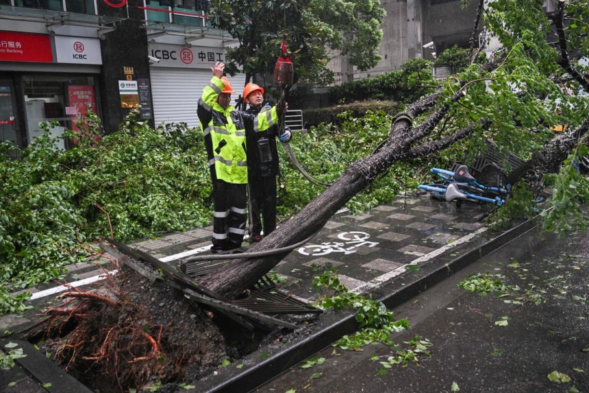 Shanghai cleans up after city’s strongest storm in decades | The ...
