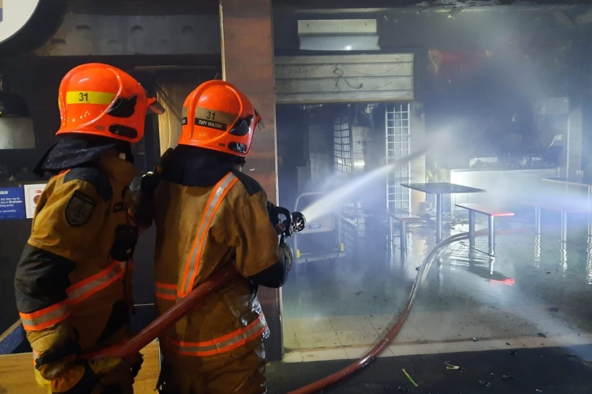 About 100 people evacuated after fire breaks out at Yishun coffee shop ...