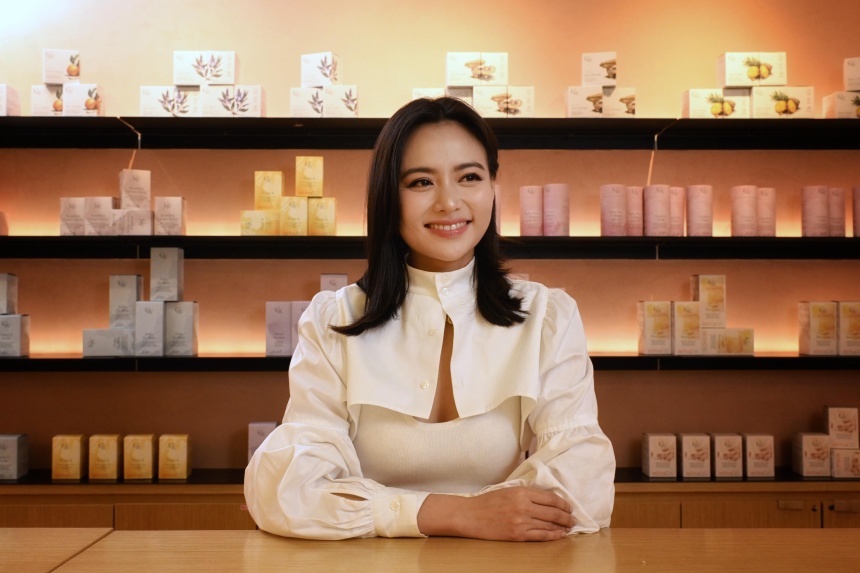 Cheryl Wee opens up about overcoming bulimia and making mum Jean Yip ...