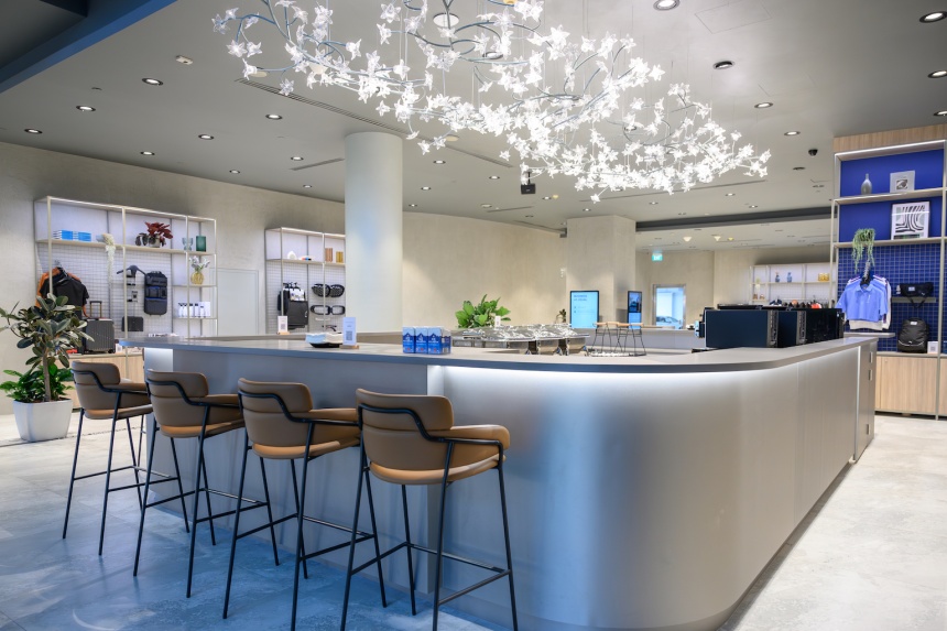 Special lounges to receive new rides, curated bites: Why BMW owners ...