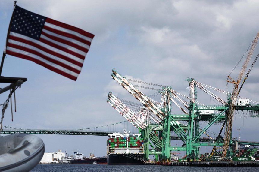 Strike looms at US eastern ports that would raise shipping rates | The ...
