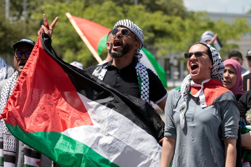Harris adviser meets US Muslim, Arab leaders angry at support for ...
