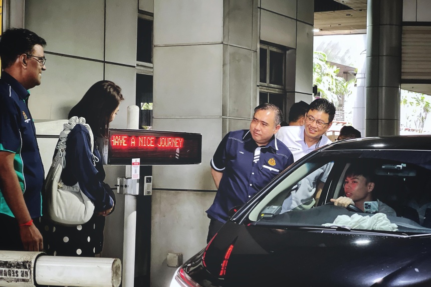 Malaysian minister says ‘no surprises’ in enforcing VEP scheme on Singapore vehicles | The ...