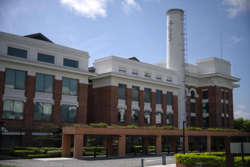 MOM meets with Dyson over layoffs as union calls for conciliation | The ...