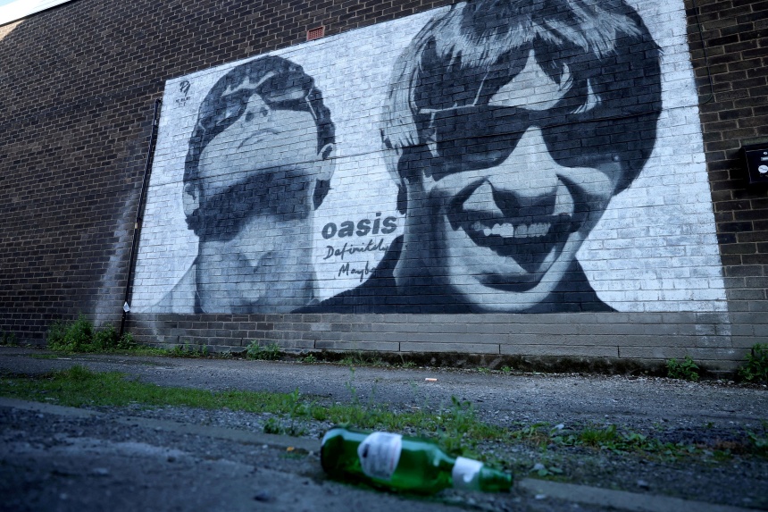 Rock band Oasis’ North American tour sells out, also brings controversy ...