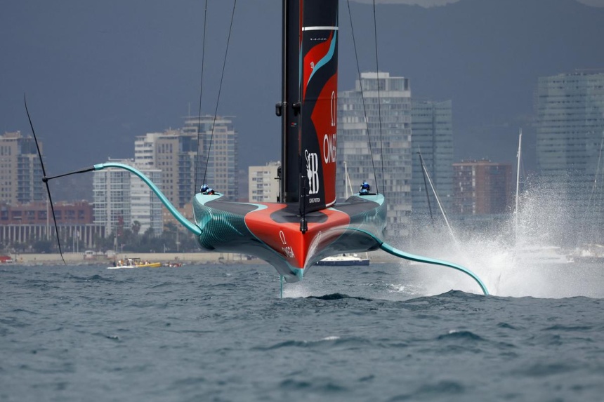 New Zealand beat Britain in second America's Cup race to take 2-0 lead ...