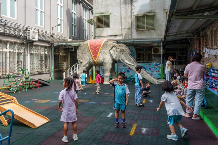 Elephant playground slides fan nostalgia for Taiwanese | The Straits Times