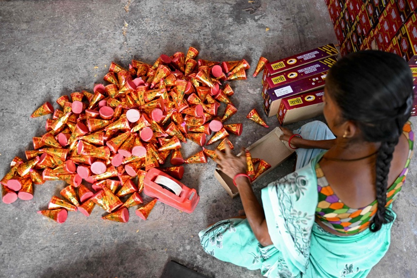 India's fireworks boom ahead of Hindu festival of lights | The Straits ...