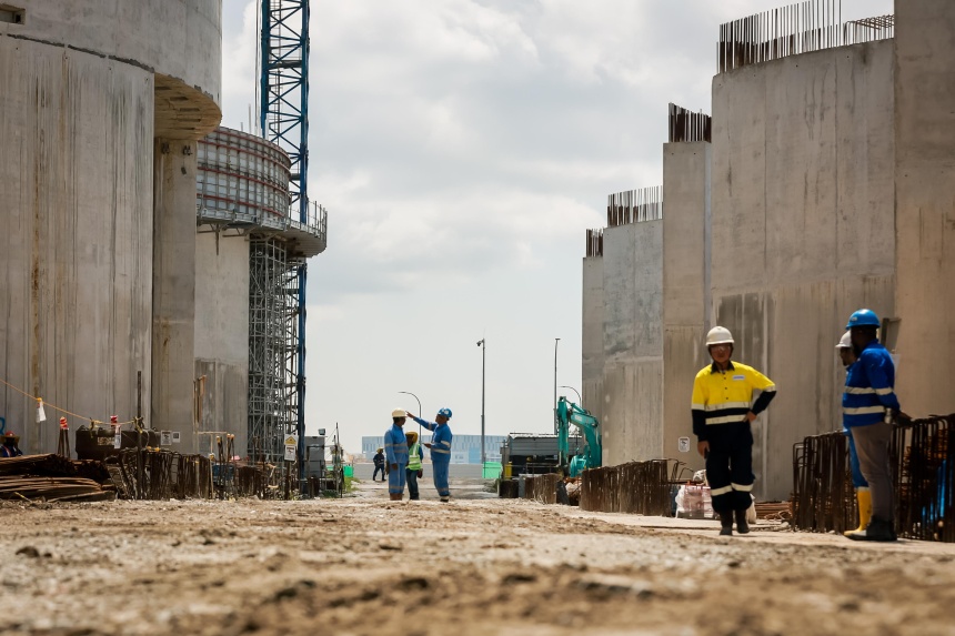 Worker dies from head injuries after 3am accident at Tuas site; man ...