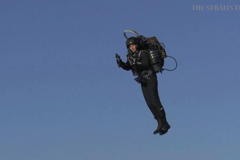 JetPack Aviation shows off its portable, turbine-powered backpack | The ...