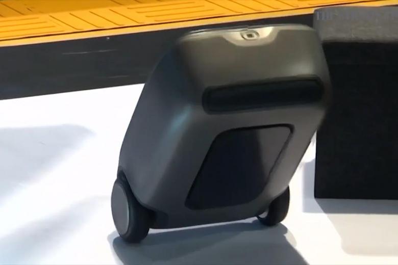 Self-balancing smart suitcase follows you around | The Straits Times