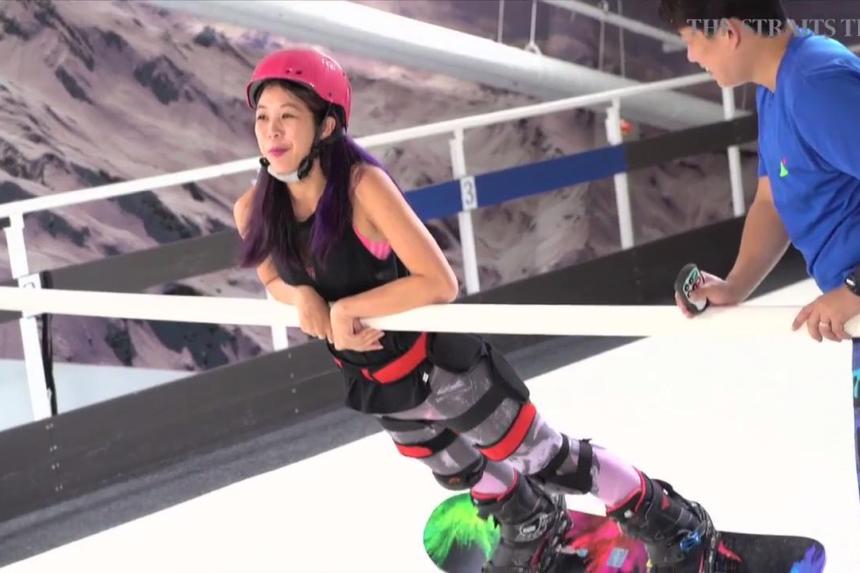 Bridget’s Adventures: Skiing in the city on a moving no-snow slope ...