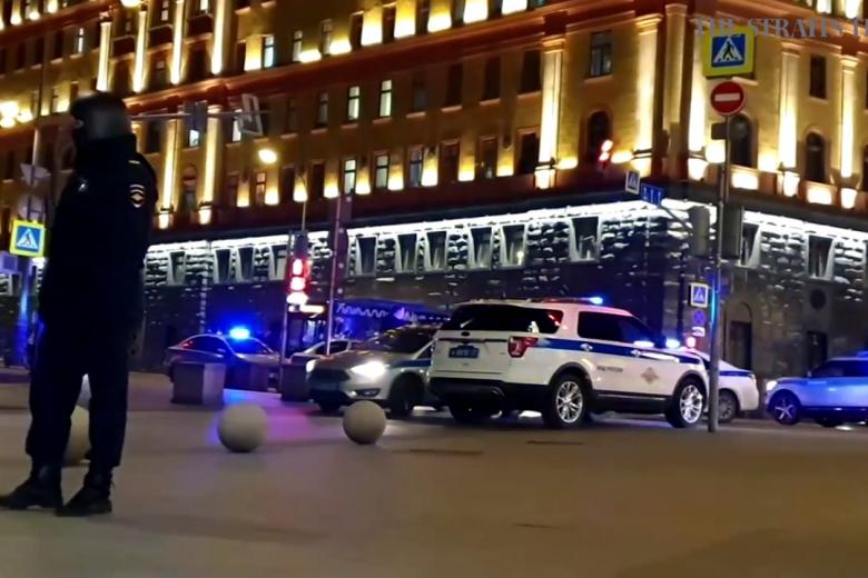 Russian security officer dead, 5 injured in Moscow shooting | The ...