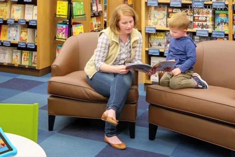Amazon opens physical bookstore | The Straits Times