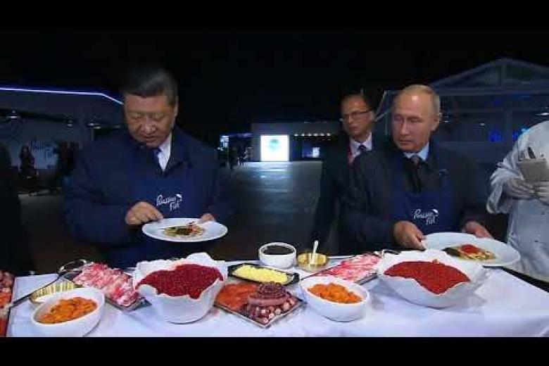 'Pancake diplomacy': Vladimir Putin, Xi Jinping flip pancakes at ...