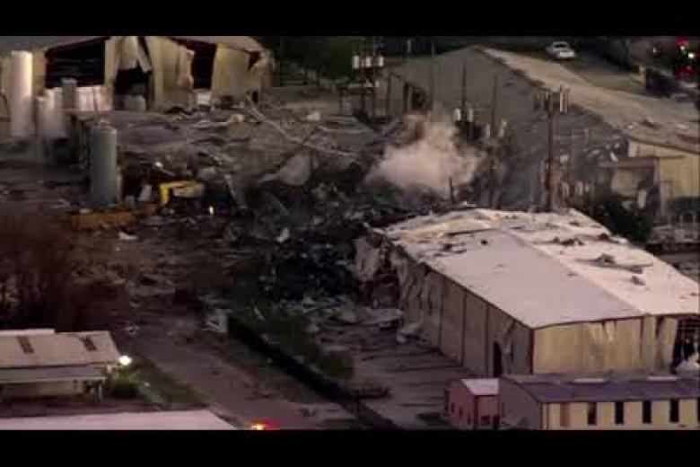 Building blast rips through Houston neighbourhood, killing two | The ...