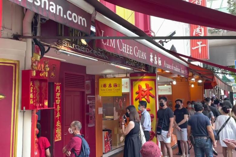 Long queues for bak kwa at Lim Chee Guan in Chinatown ahead of Chinese ...
