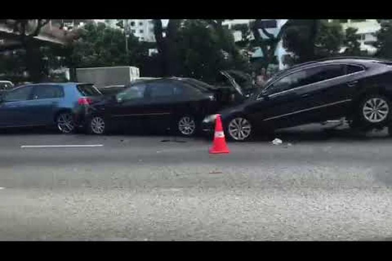 4 injured in 8-vehicle chain collision along PIE | The Straits Times