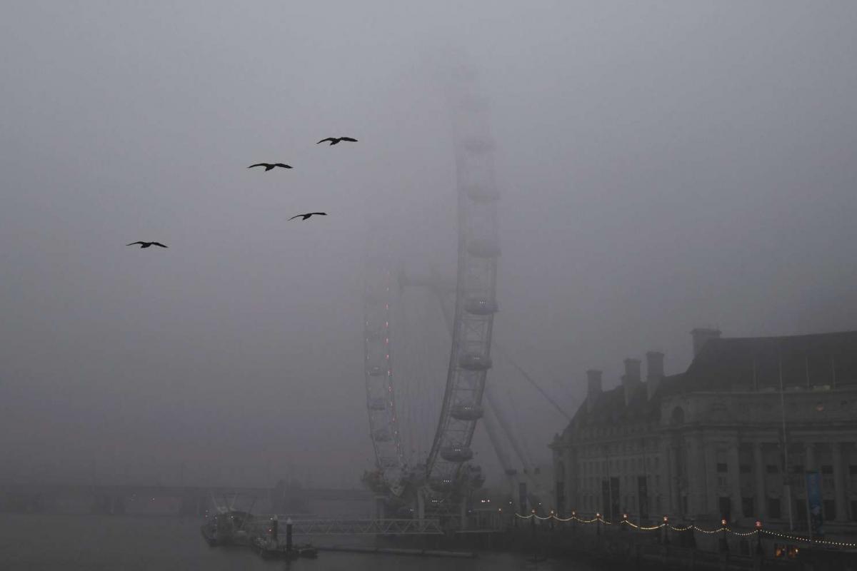 In Pictures: London shrouded by freezing smog | The Straits Times