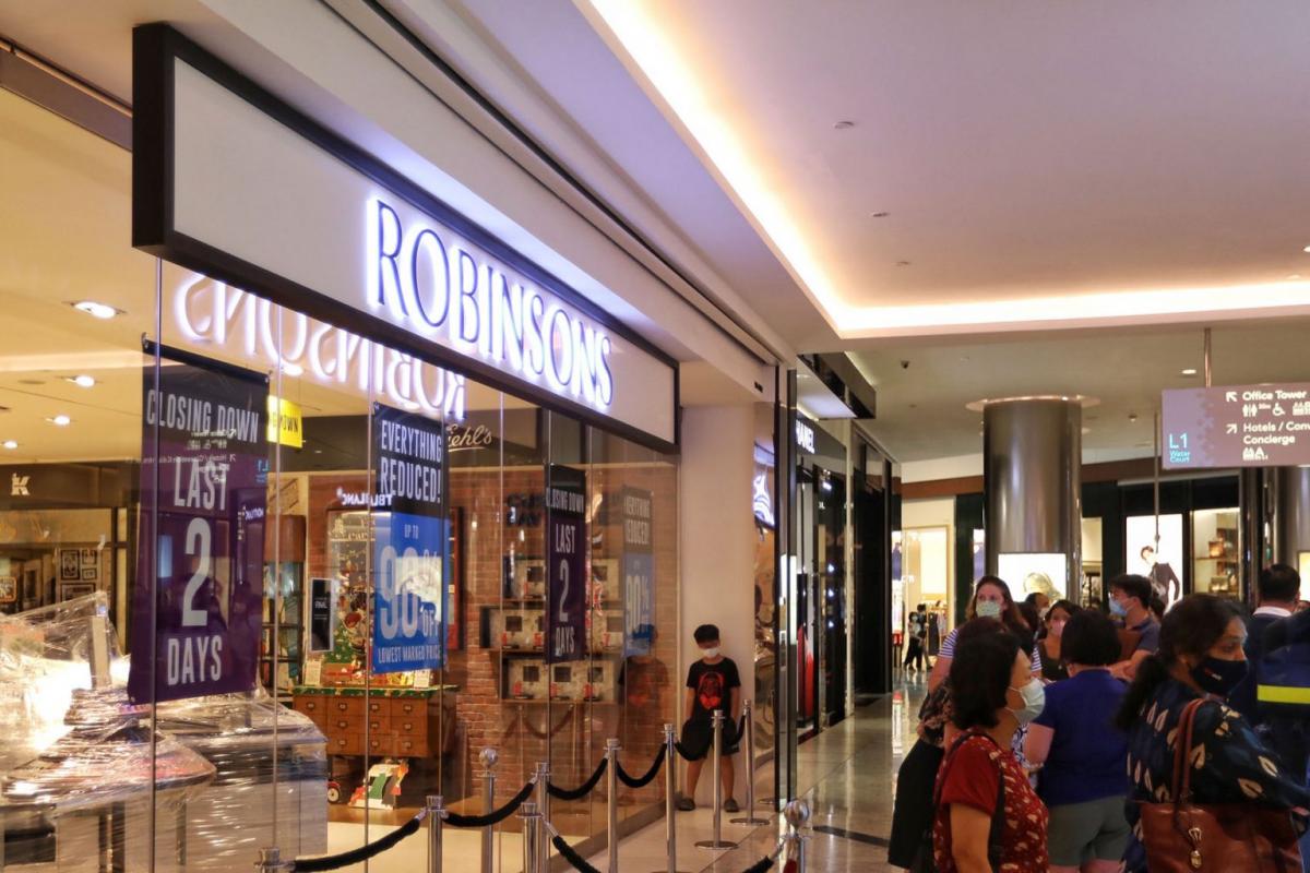 In Pictures: Robinsons shuts its last outlet | The Straits Times