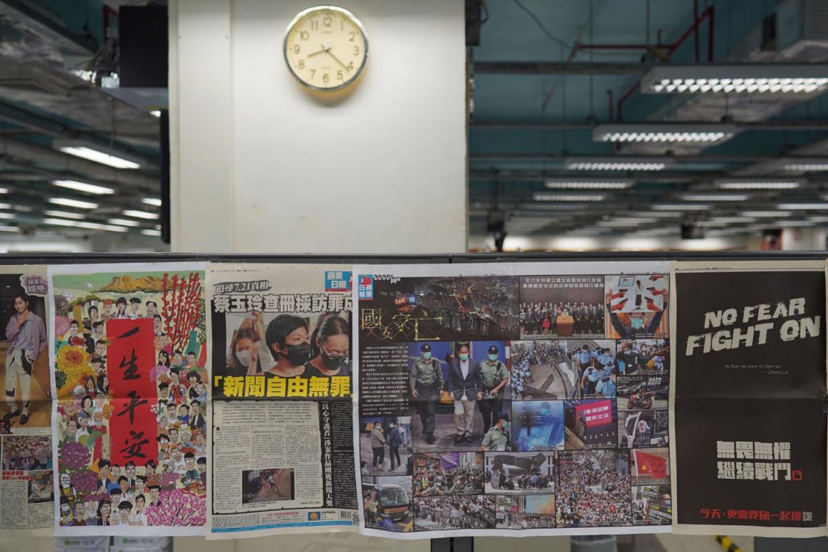 In Pictures: Hong Kong's Apple Daily prints final edition | The Straits ...