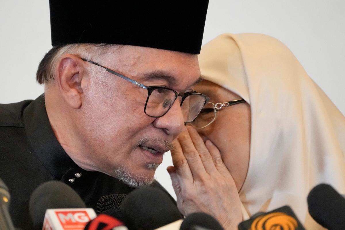 In Pictures: Anwar Ibrahim is Malaysia’s 10th prime minister | The ...