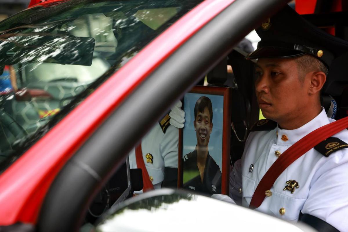 In Pictures: Final farewell to NSF firefighter Edward Go | The Straits ...