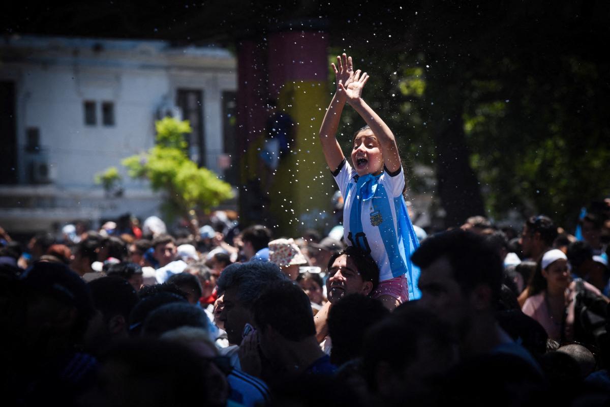 In Pictures: Argentina World Cup victory parade attracts massive crowd ...