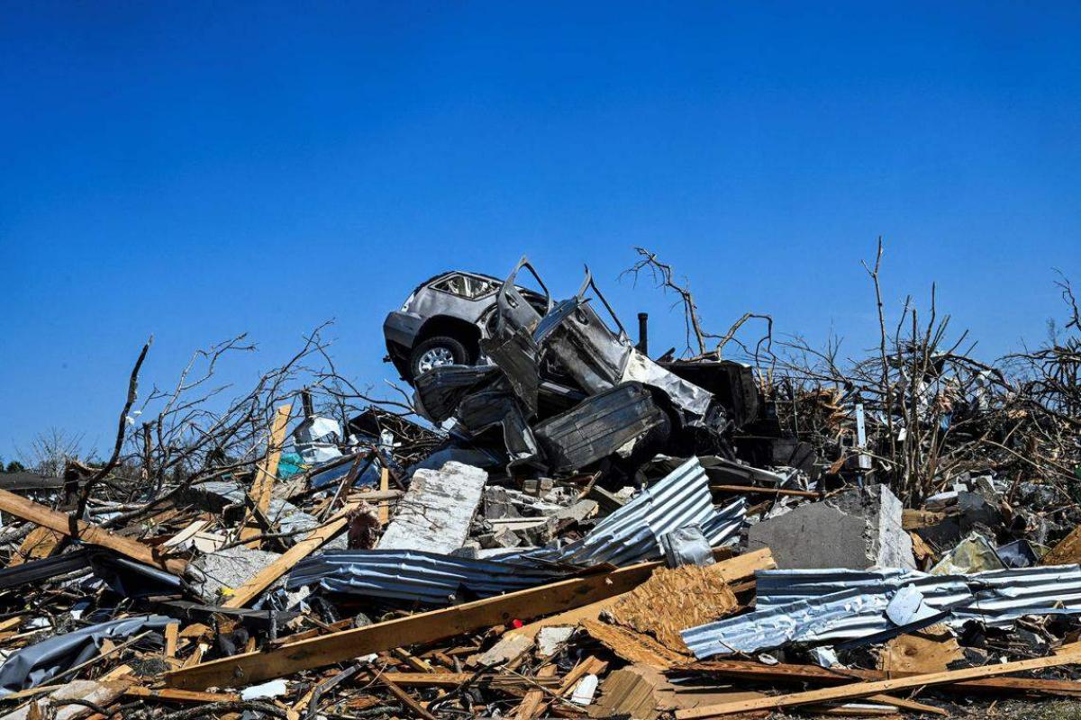 In Pictures: Mississippi tornado leaves behind scenes of devastation ...