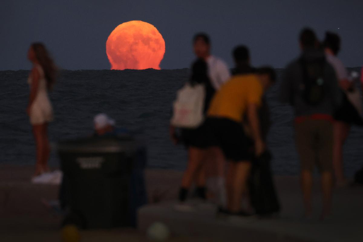 In Pictures: Blue supermoon illuminates the skies | The Straits Times