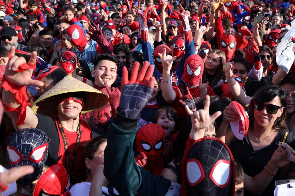 In Pictures: Fans assemble to break record for largest Spider-Man ...