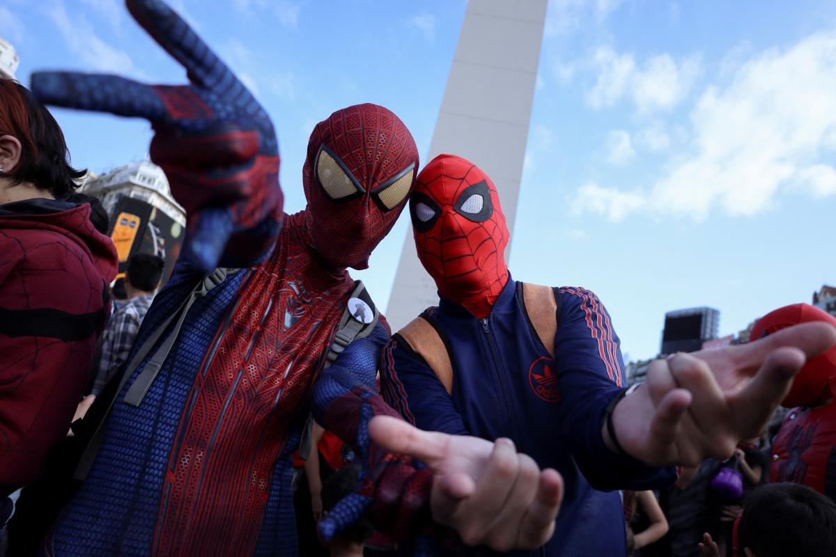 In Pictures: Fans assemble to break record for largest Spider-Man ...