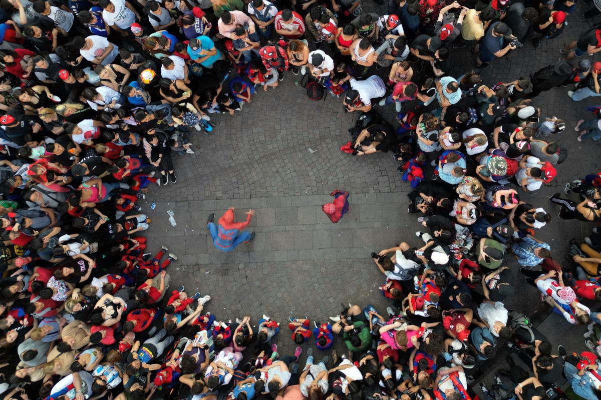 In Pictures: Fans assemble to break record for largest Spider-Man ...
